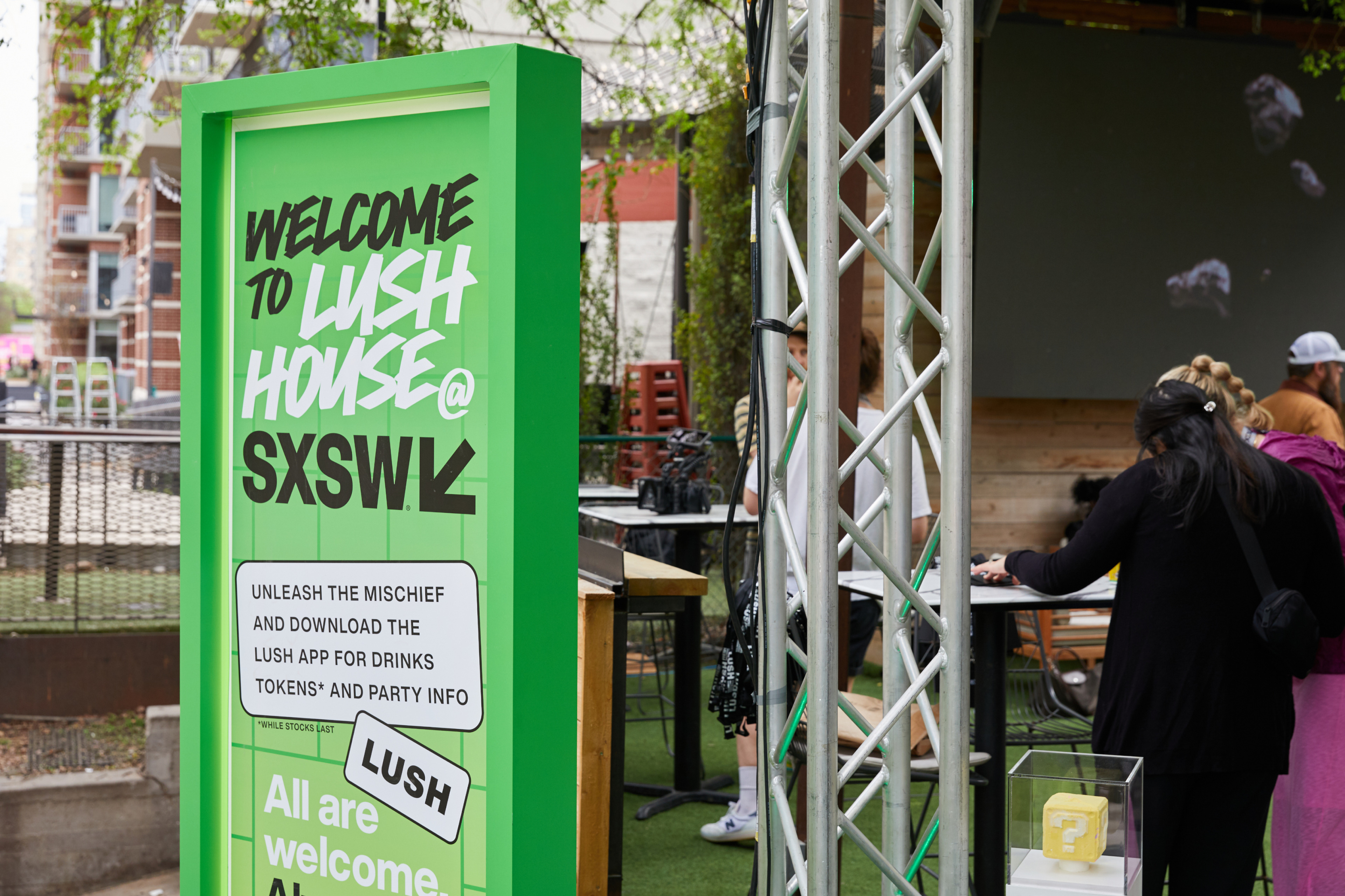 Dalton Maag | Portfolio: Custom Fonts: Lush Handwritten